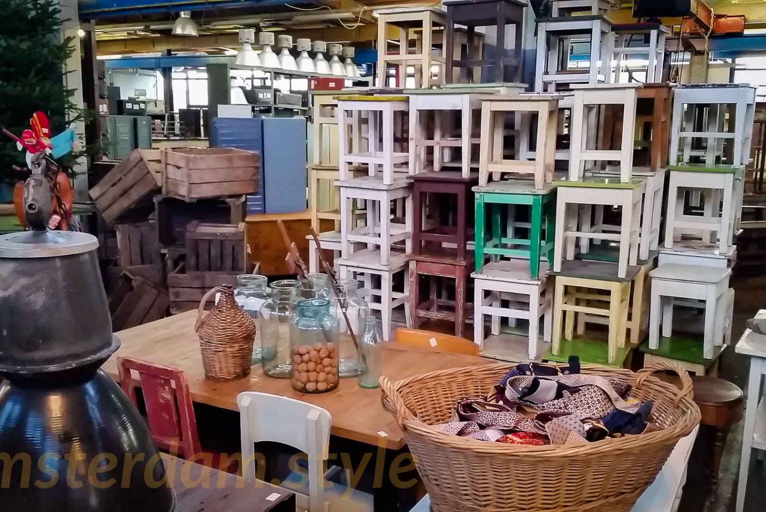 Neef Louis Design & Van Dijik en Ko : vintage and retro boutiques